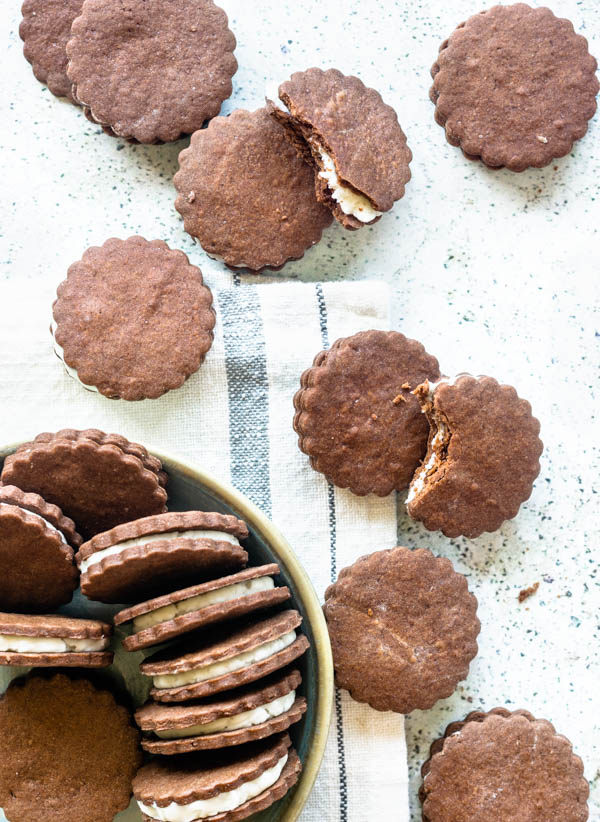 Homemade Oreo Cookies - Pies and Tacos