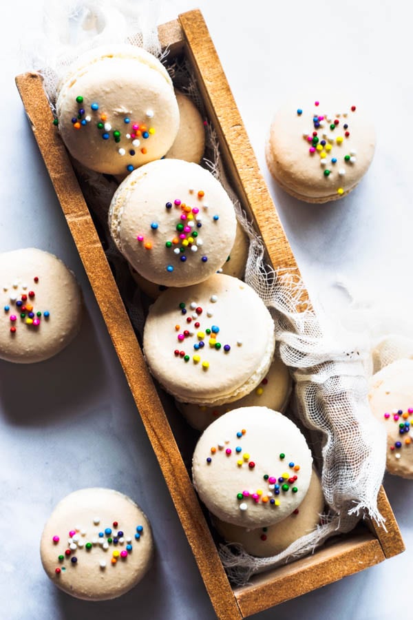 Funfetti Macarons - Pies and Tacos