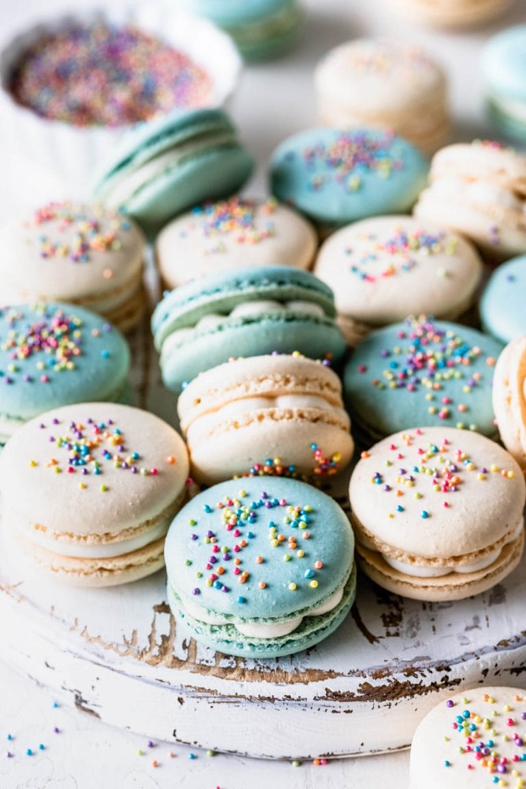 Funfetti Macarons - Pies and Tacos