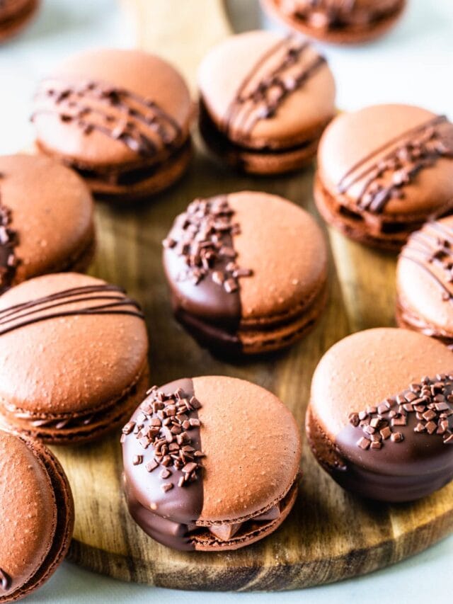 Chocolate Macarons - Pies and Tacos