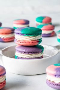 Multi-colored macaron shells (from one batch of macarons) - Pies and Tacos