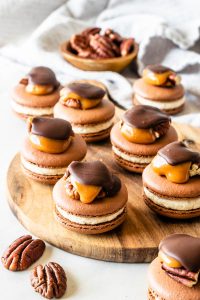 Pecan Turtle Macarons - Pies and Tacos