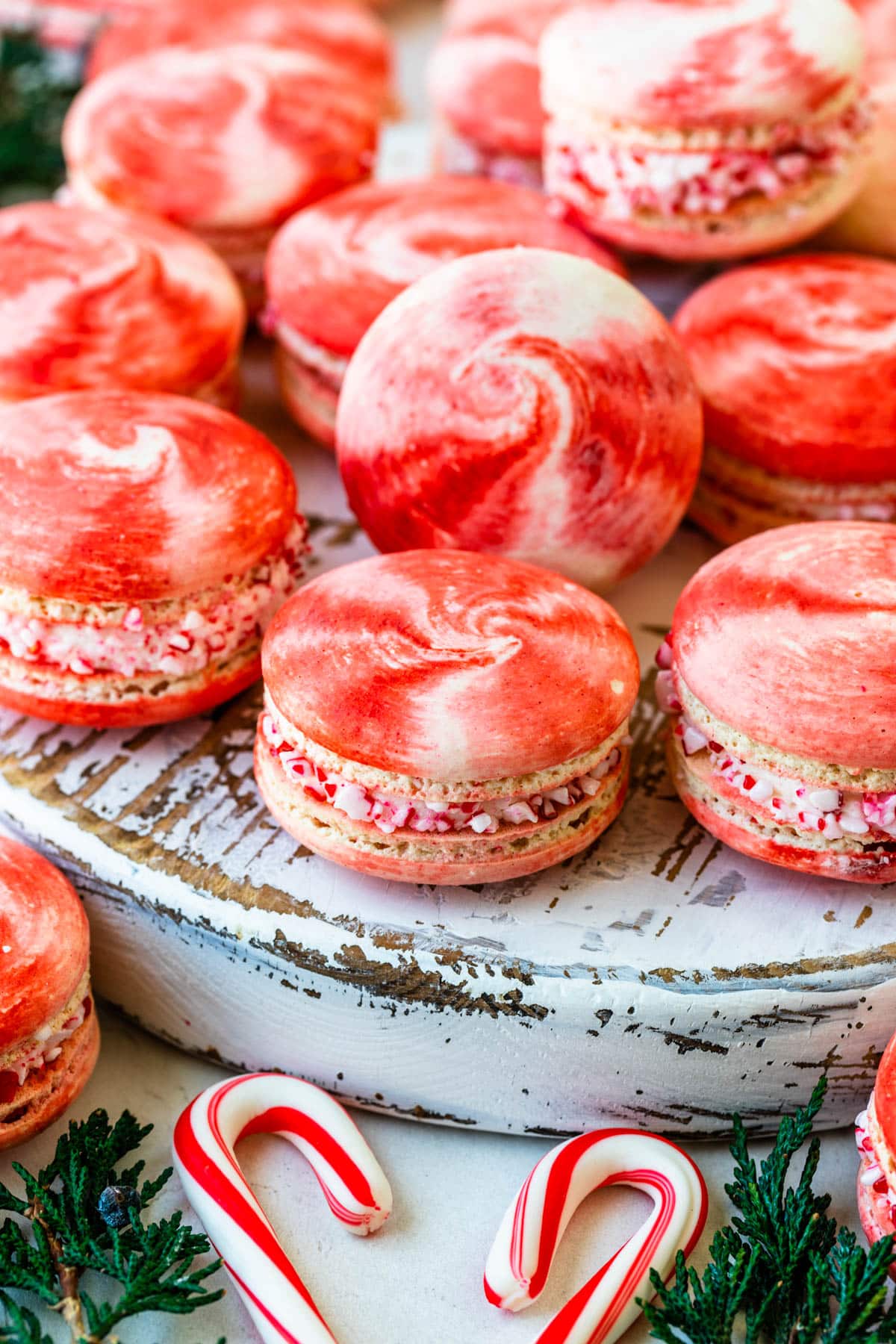 Peppermint Macarons - Pies and Tacos