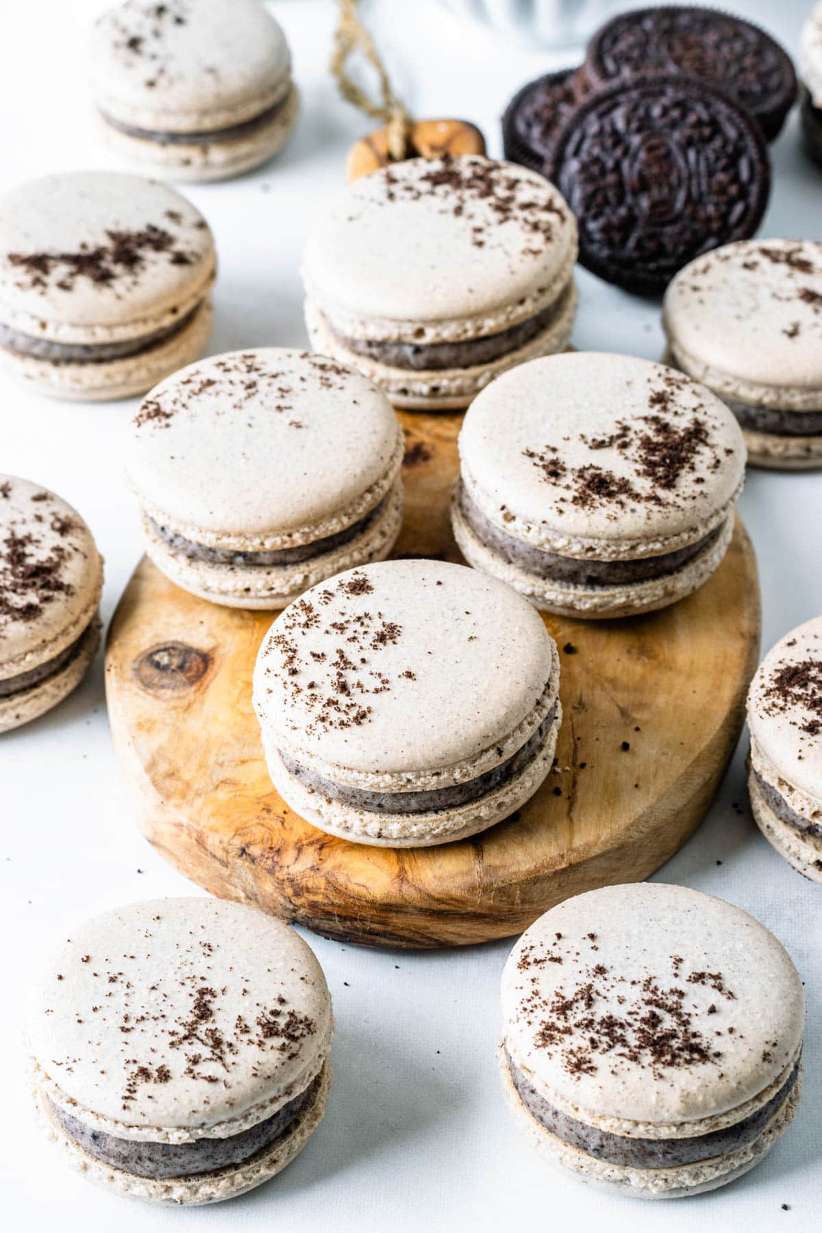 Oreo Macarons (plus video) - Pies and Tacos