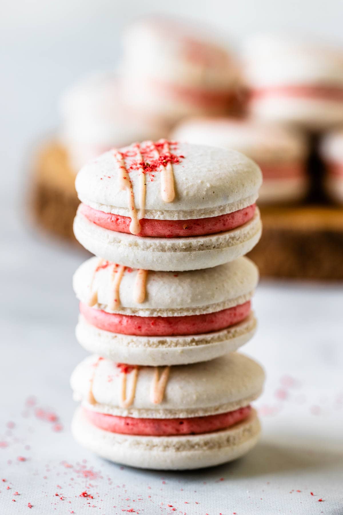 Vegan Strawberry Macarons - Pies and Tacos