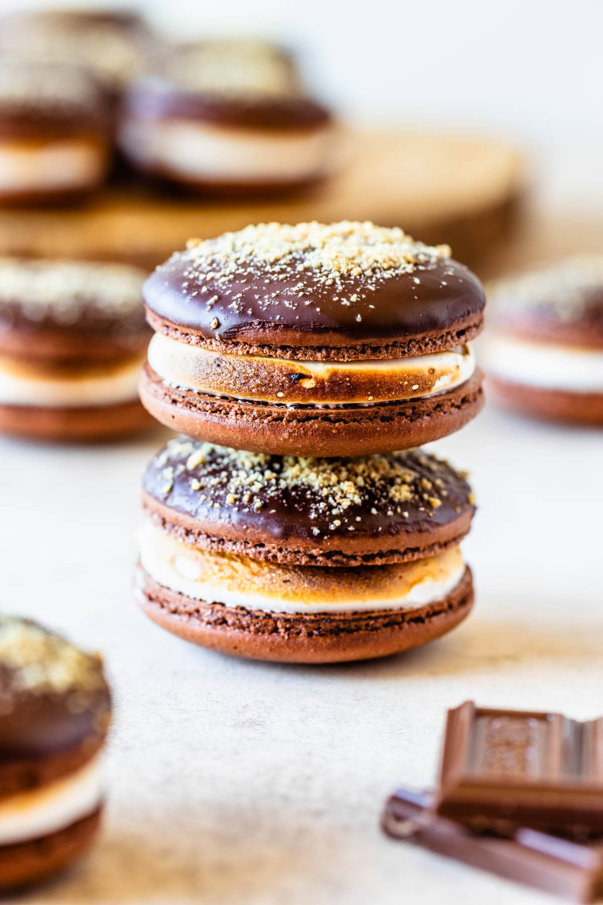 S'mores Macarons (plus video) - Pies and Tacos