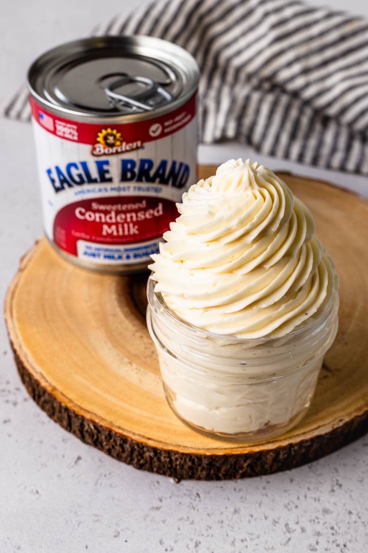 Penguin Macarons - Pies and Tacos