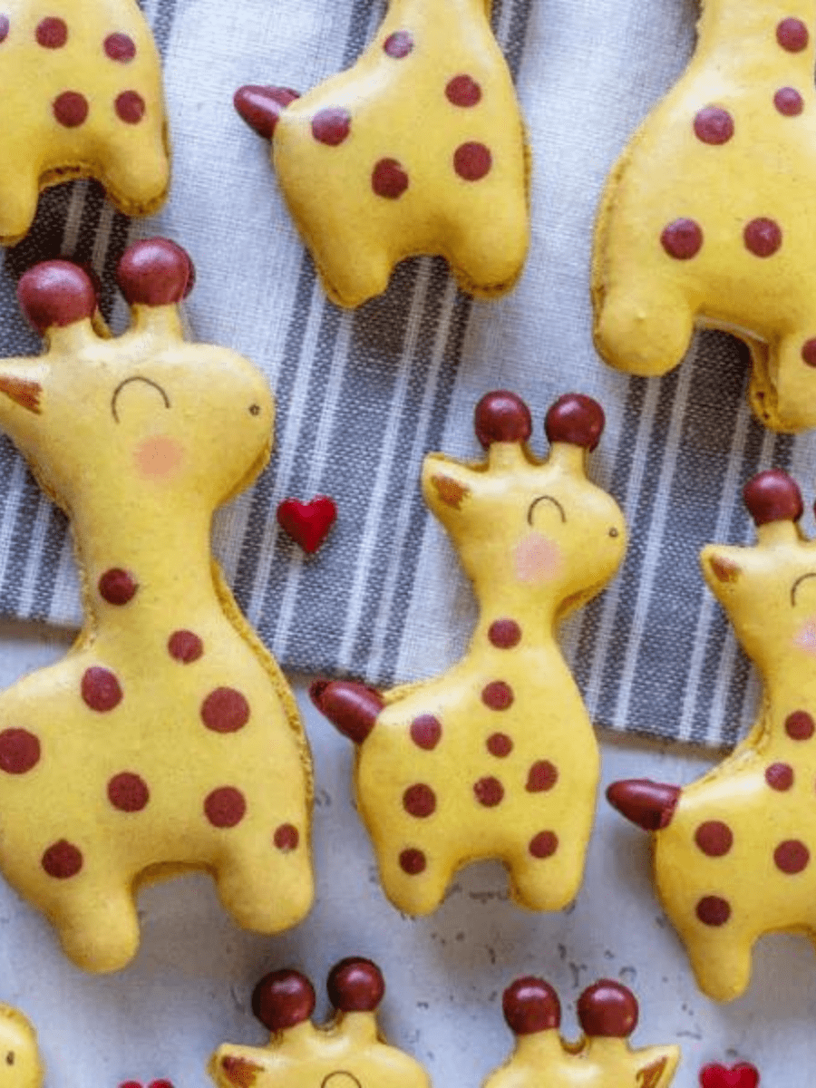 Giraffe Macarons Story - Pies and Tacos
