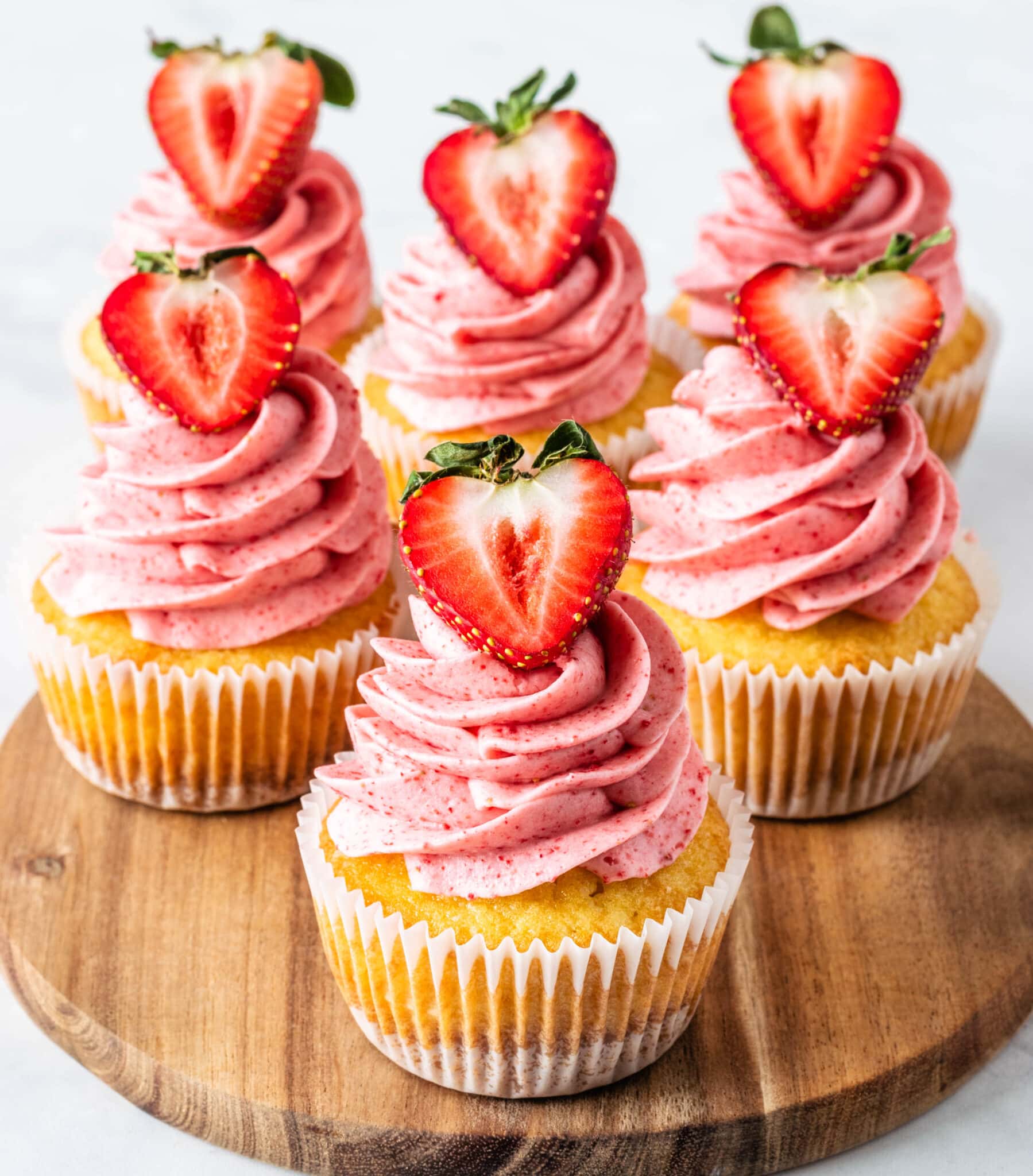 Strawberry Cheesecake Cupcakes - Pies and Tacos