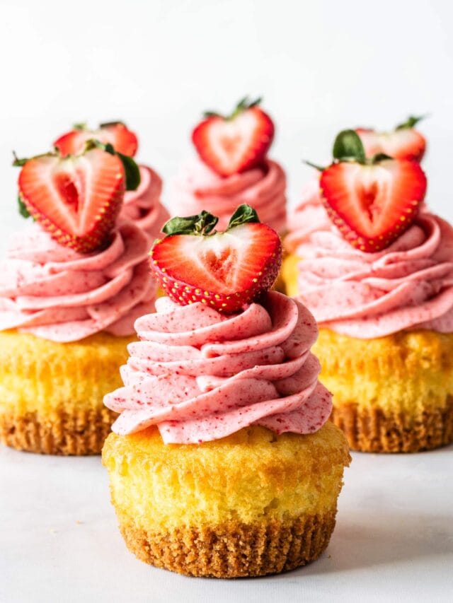 Strawberry Cheesecake Cupcakes Story - Pies and Tacos