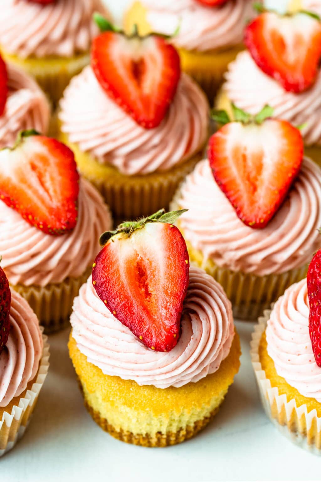Strawberry Cheesecake Cupcakes - Pies and Tacos