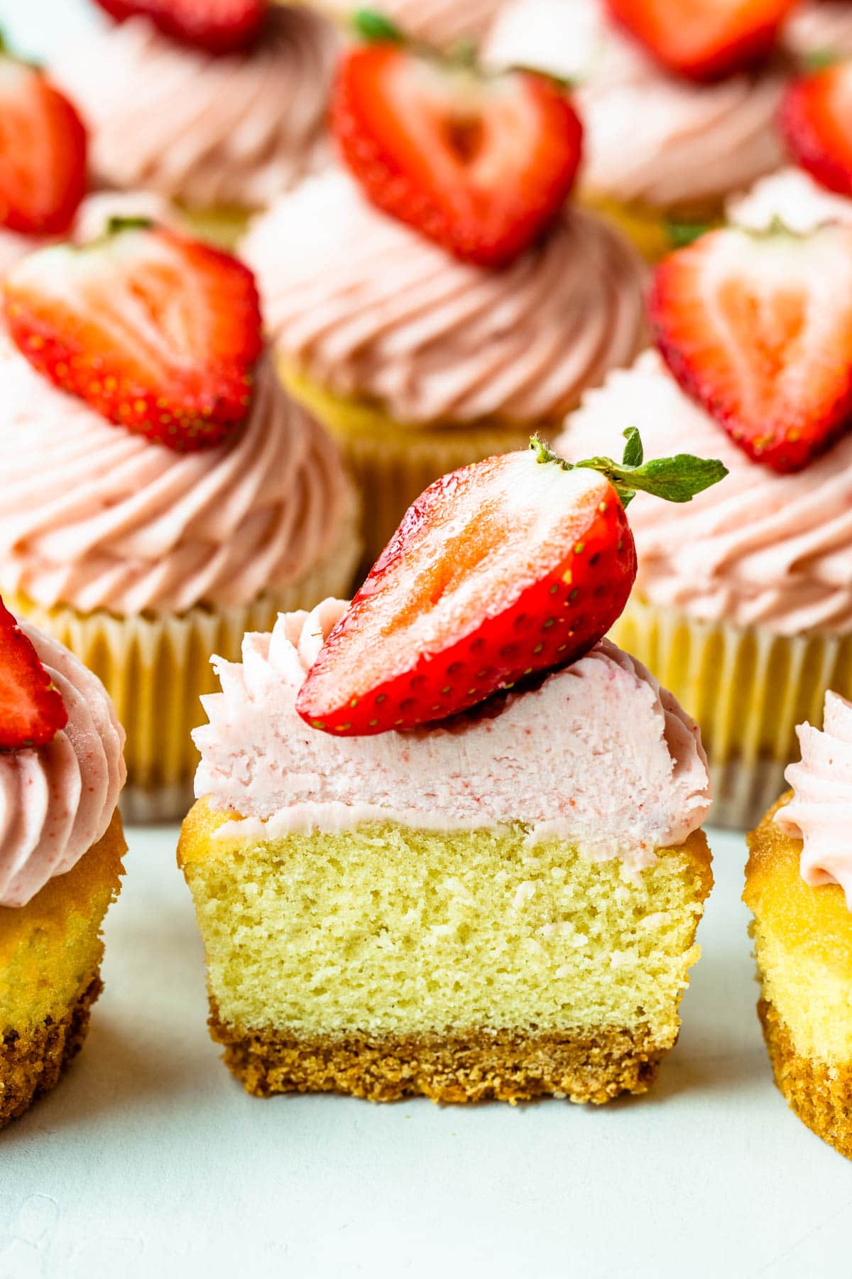 Strawberry Cheesecake Cupcakes - Pies and Tacos