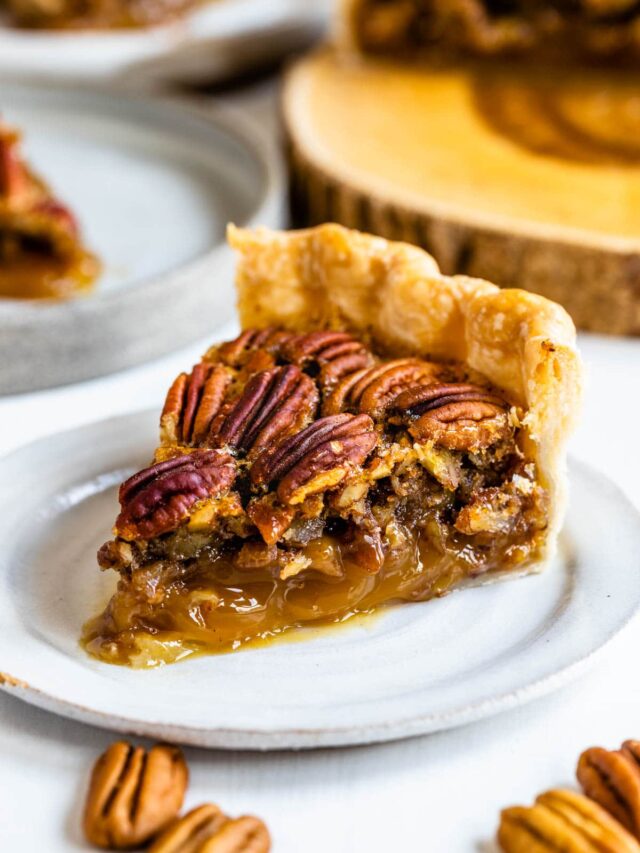 Easy Pecan Pie Recipe - Pies and Tacos