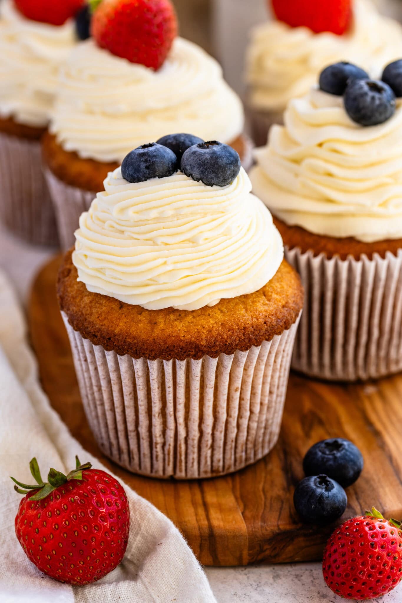 Stabilized Whipped Cream Frosting - Pies and Tacos