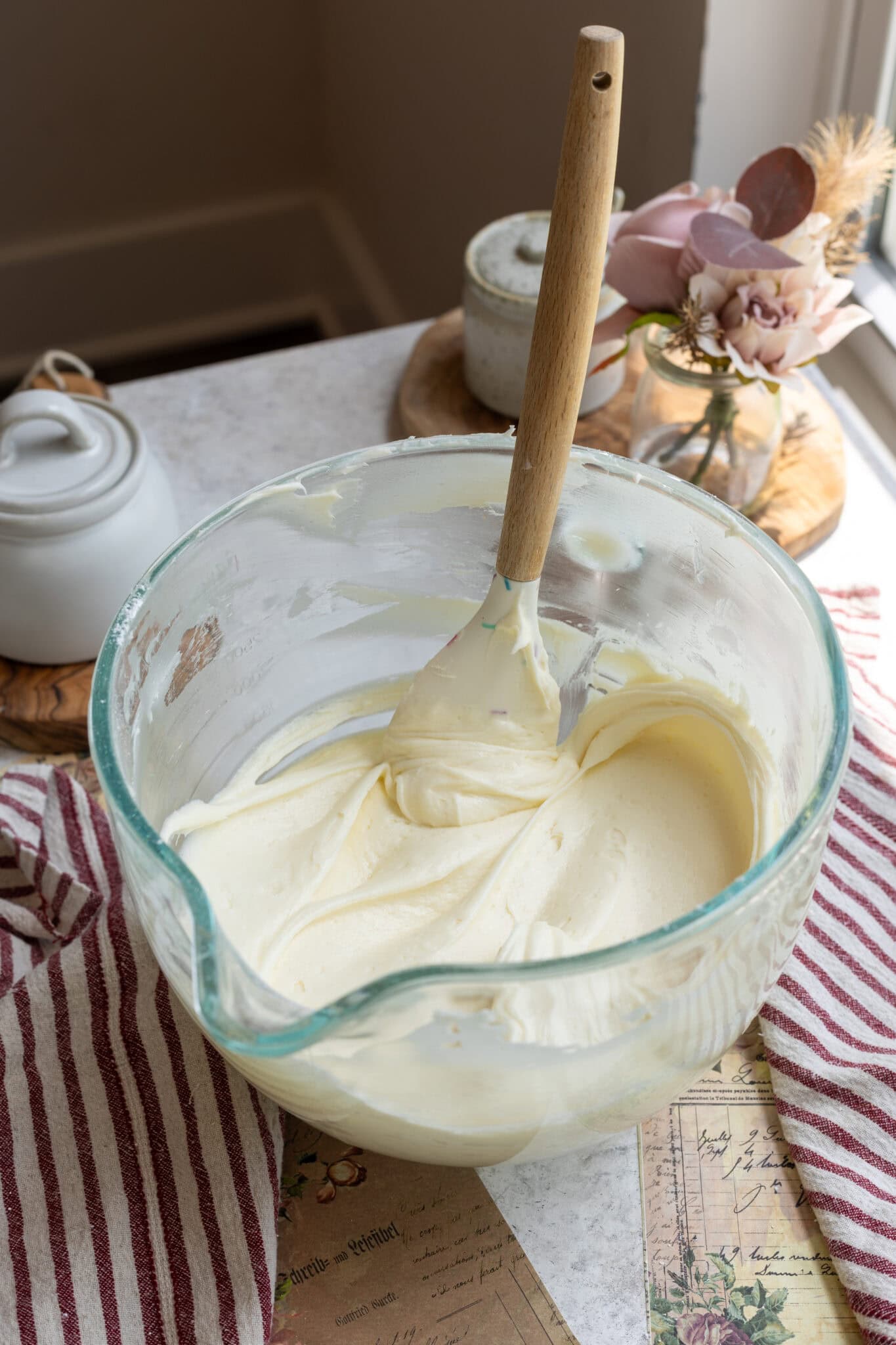 Cream Cheese Frosting - Pies and Tacos