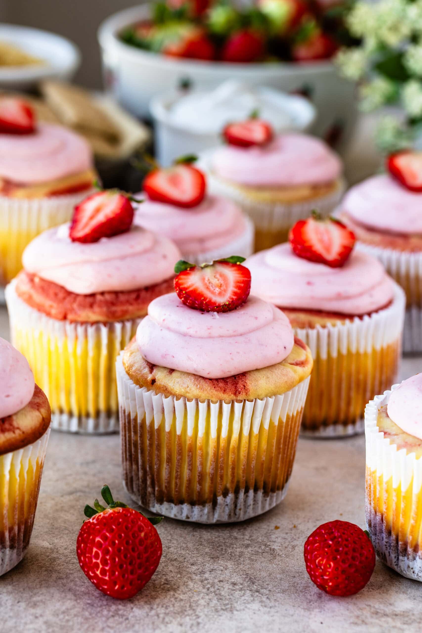 Strawberry Cheesecake Cupcakes - Pies and Tacos